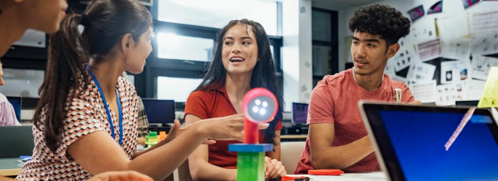 Assessing Student Performance with Online Quizzes: Key Benefits